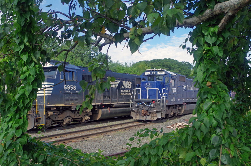 Norfolk Southern + Pan Am Southern @ Gardner, Ma.: The NERAIL New England Railroad Photo Archive