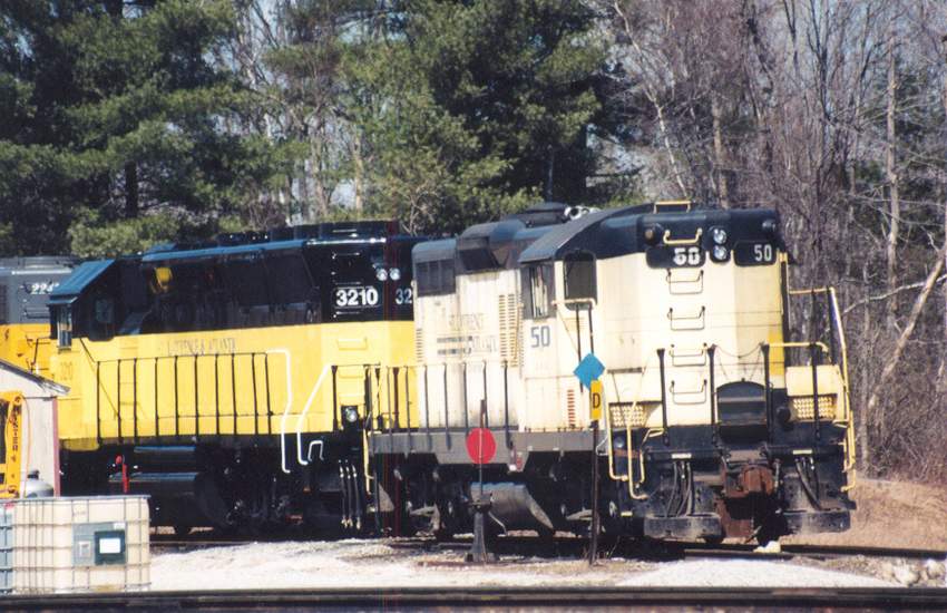 SLR GP9 & GP40X: The NERAIL New England Railroad Photo Archive