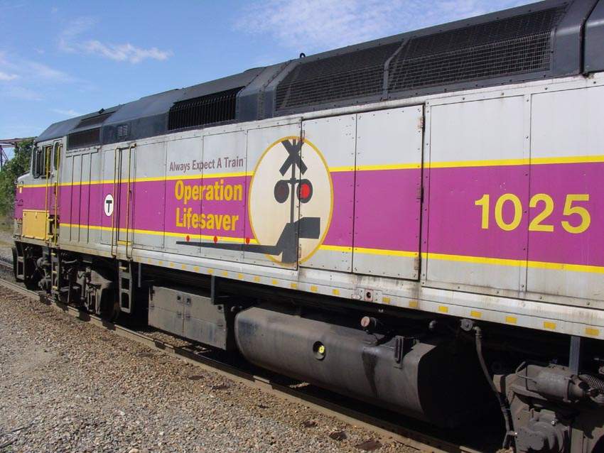 MBTA #1025 (F40PH-2C) Operation Lifesaver: The NERAIL New England Railroad Photo Archive