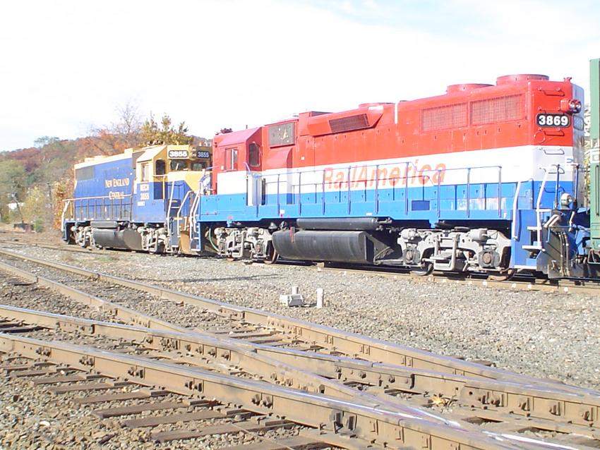 NECR 3855 and RailAmerica GP38 High Hood switching cars @ Palmer: The NERAIL New England ...