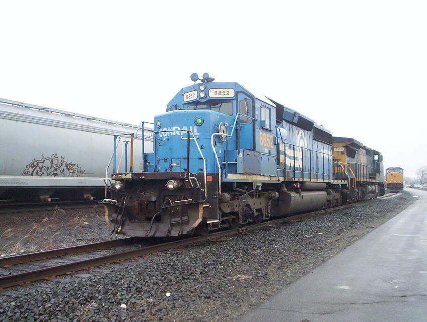 CSX 8852: The NERAIL New England Railroad Photo Archive