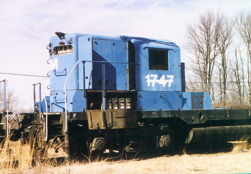 B&M #1747 whitelined and heavily stripped at East Deerfield: The NERAIL New England Railroad ...
