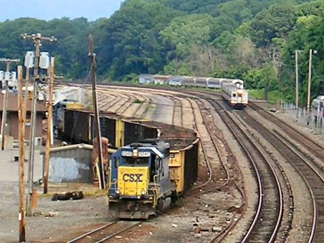 Metro North Passing CSX at Croton, NY: The NERAIL New England Railroad Photo Archive