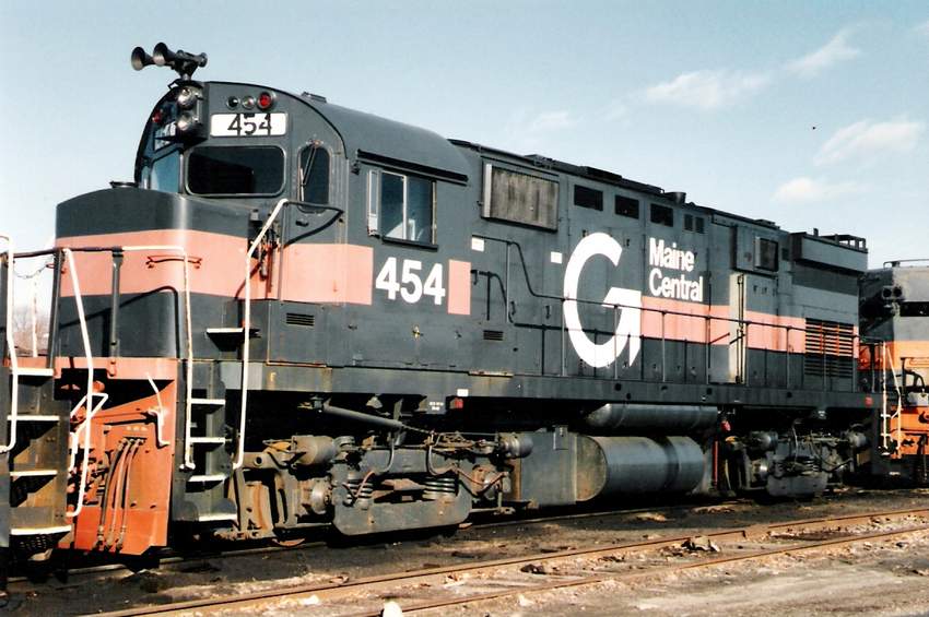 MEC C-424-m #454 stored in the Waterville deadlines: The NERAIL New England Railroad Photo Archive