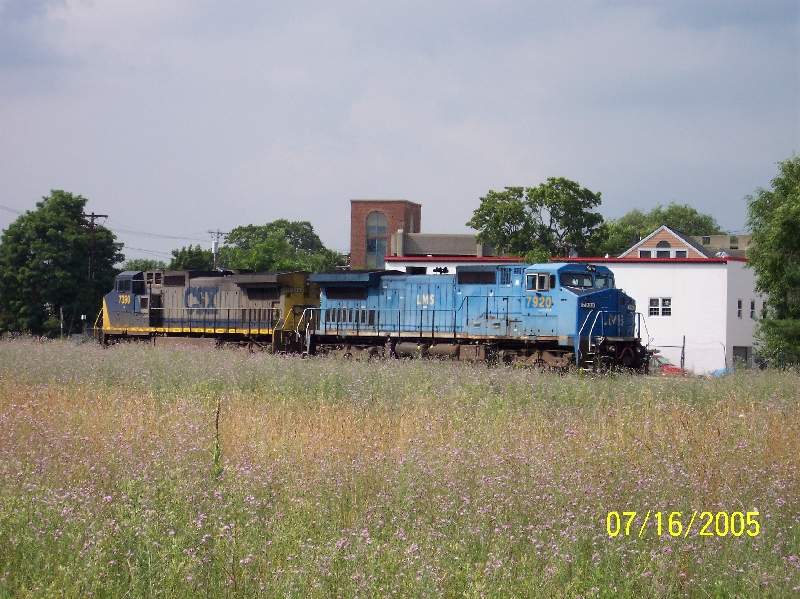 Long shot of CW40-8s LMS 7920 with CSX 7390 on the wye.: The NERAIL New England Railroad Photo ...
