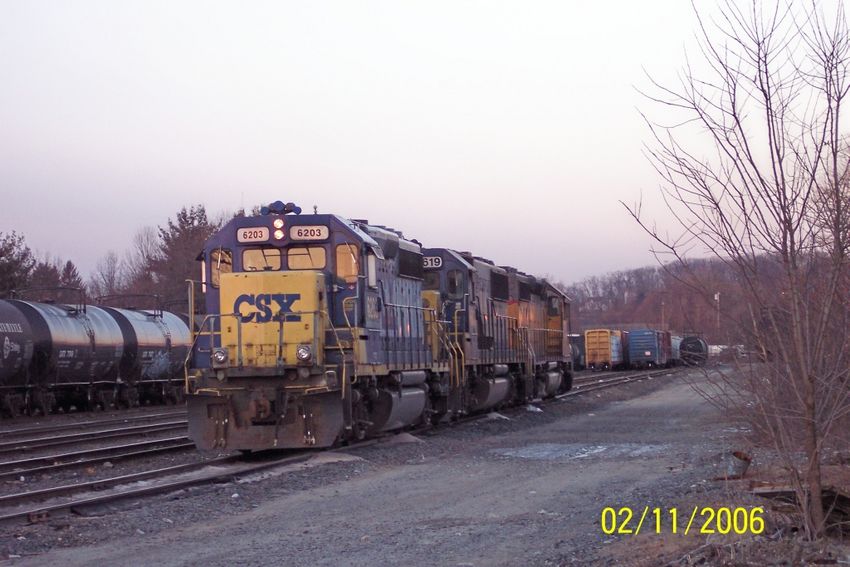 CSX 6203 with CSX 8619 and HLCX 6249 in Nevins Yard.: The NERAIL New England Railroad Photo Archive