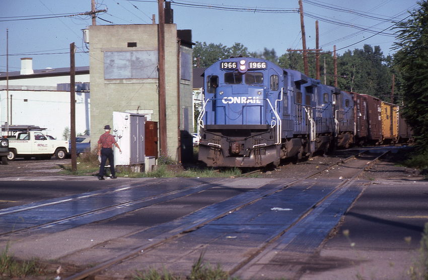 Conrail train WNDA-7 arriving in Danbury, Ct.: The NERAIL New England Railroad Photo Archive