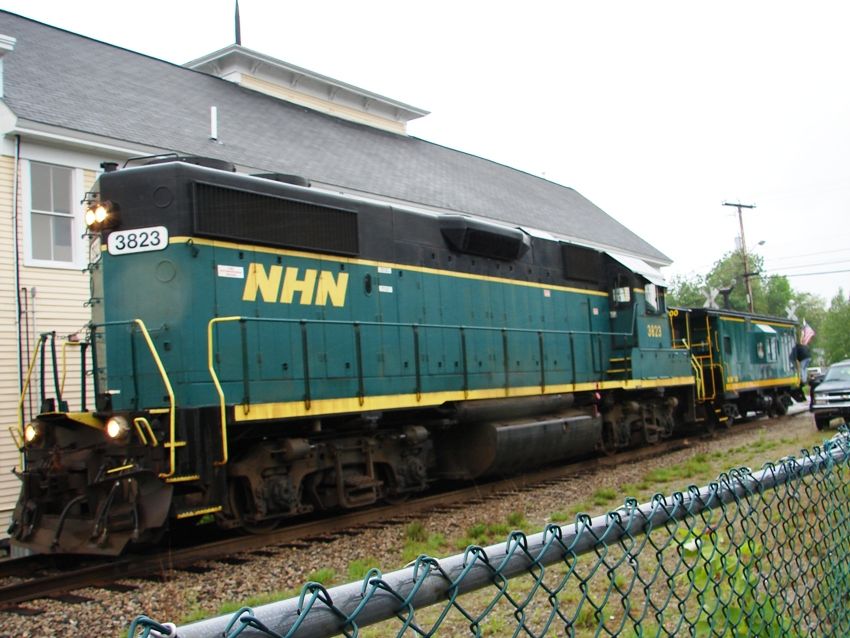 NHN 3823 and NHN 100: The NERAIL New England Railroad Photo Archive