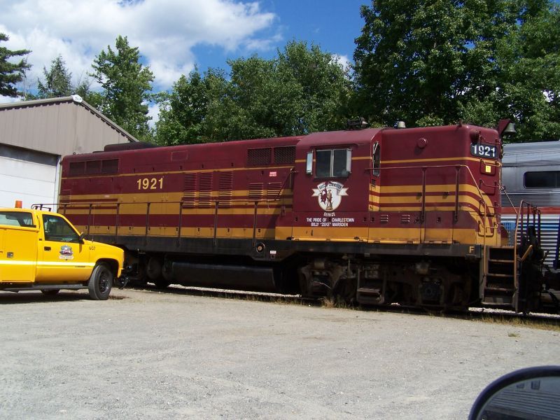 Former MBTA 1921 at Hobo RR Lincoln Shop: The NERAIL New England Railroad Photo Archive