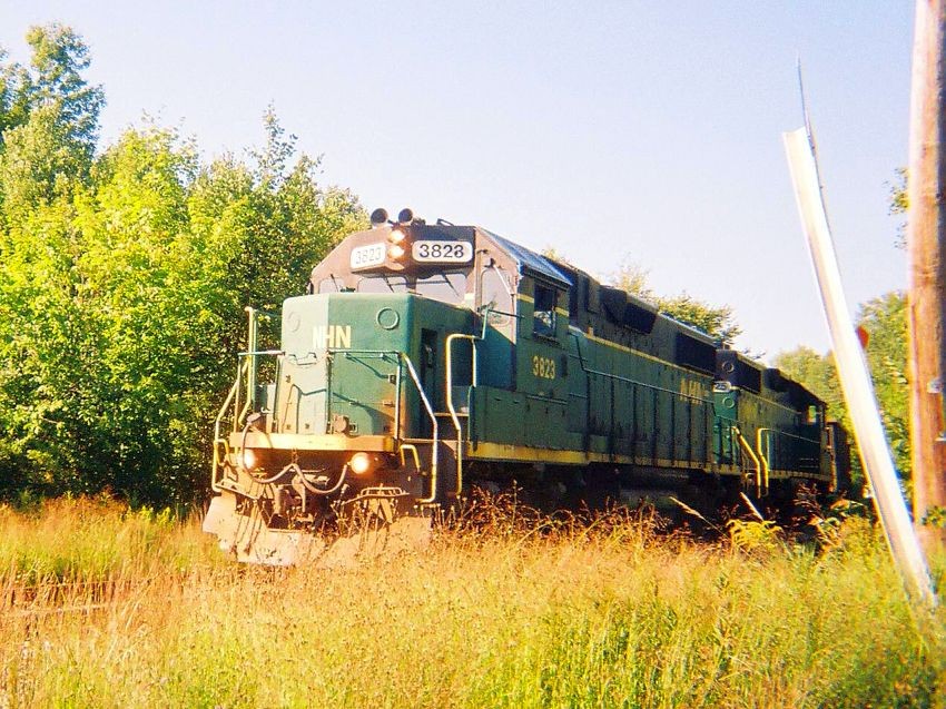 3823 at Rollinsford: The NERAIL New England Railroad Photo Archive