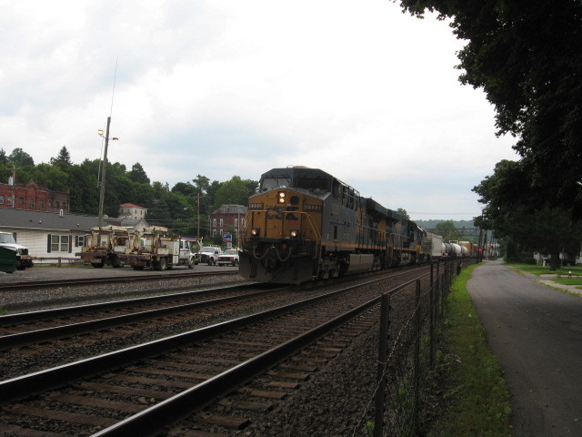 csx empty grain train westbound: The NERAIL New England Railroad Photo Archive