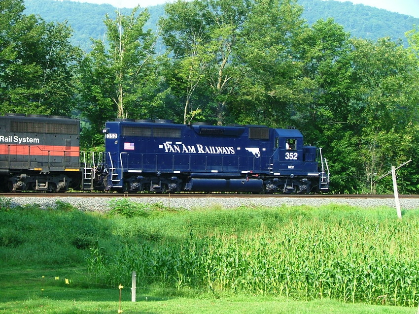 panam gp40#352 on moed eastbound: The NERAIL New England Railroad Photo Archive