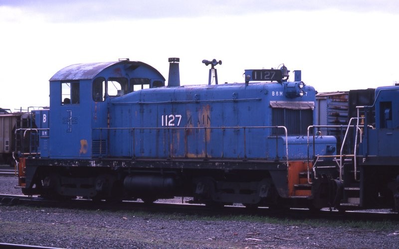 B&M 1127 SW-1 at Lawrence Ma: The NERAIL New England Railroad Photo Archive