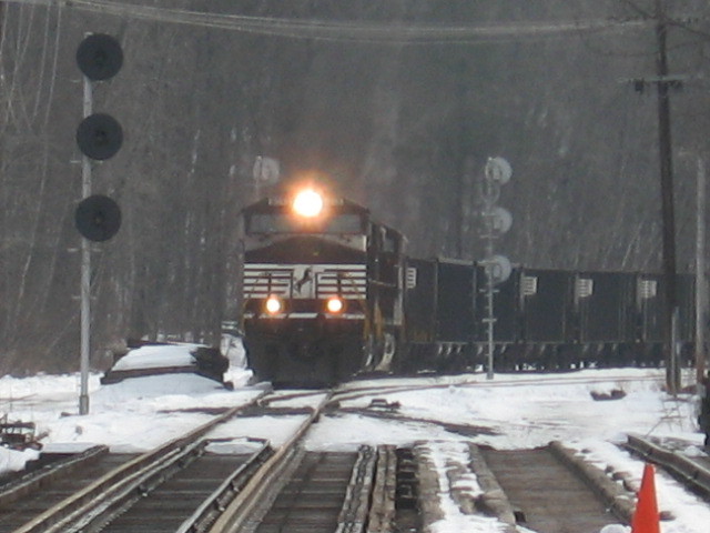 ns empty bow coal train at hoosac tunnel ma: The NERAIL New England Railroad Photo Archive