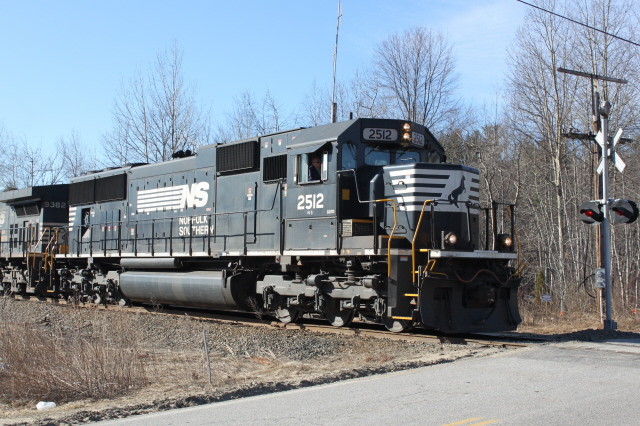 NS 2512 SD70: The NERAIL New England Railroad Photo Archive