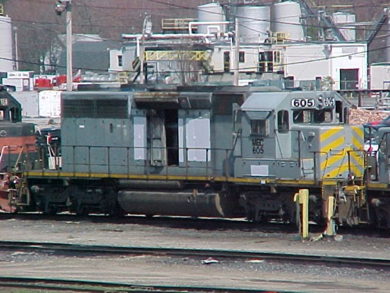 MEC#605w is a rusty SD40-2 tied at Rigby 4-7-2010.JPG: The NERAIL New England Railroad Photo Archive