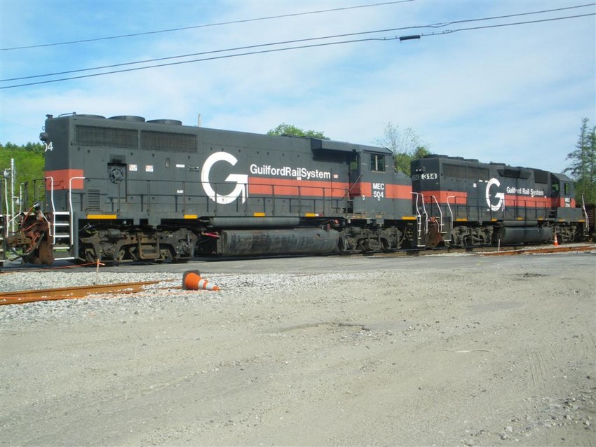 PAR GP40's switching at Danville Junction: The NERAIL New England Railroad Photo Archive