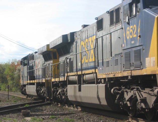 CSX 652 & 5000 at Palmer, MA: The NERAIL New England Railroad Photo Archive