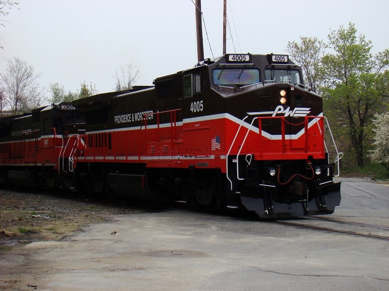 P&W 4005 at Gardner MA: The NERAIL New England Railroad Photo Archive
