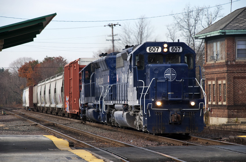 ED495 with a Whopper: The NERAIL New England Railroad Photo Archive