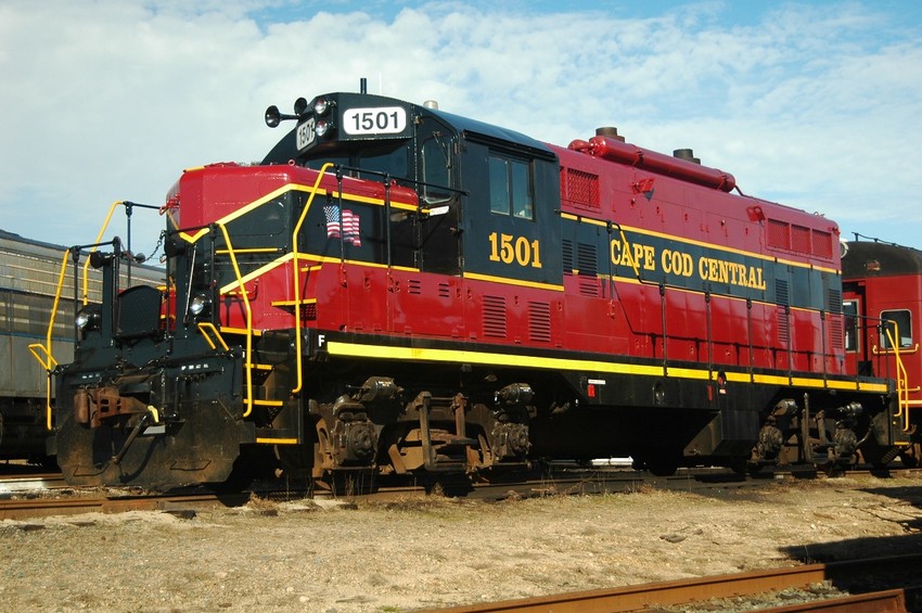 CAPE COD CENTRAL GP-7 #1501: The NERAIL New England Railroad Photo Archive