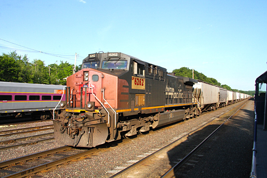 UP 6262 on empty grain train at Fitchburg, MA: The NERAIL New England Railroad Photo Archive
