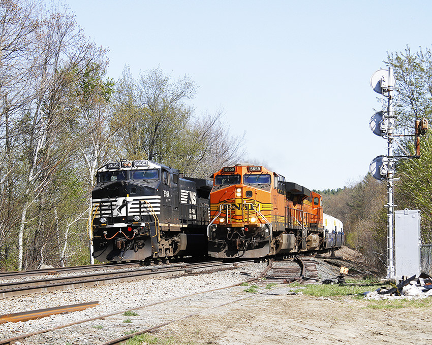 23K w/ BNSF #5659 passes empty coal train: The NERAIL New England Railroad Photo Archive