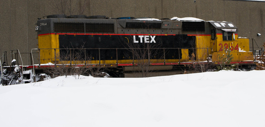 EDPO w/ LTEX #2964 Trailing: The NERAIL New England Railroad Photo Archive