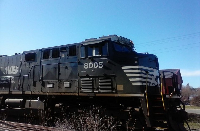 NS 8005 Orange MA: The NERAIL New England Railroad Photo Archive