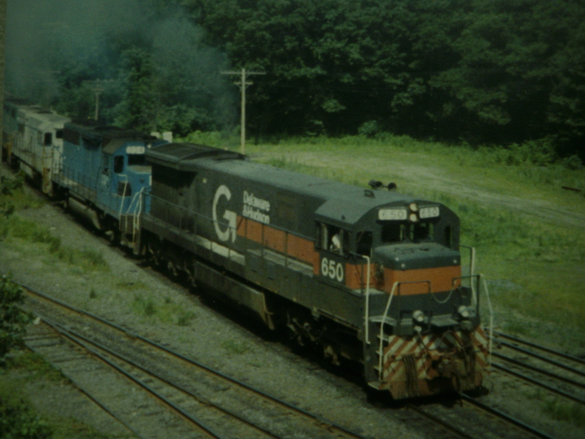 d&h u33c 650 EX CR: The NERAIL New England Railroad Photo Archive