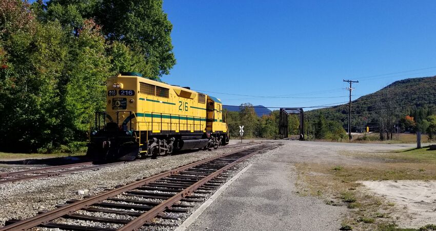 CSRX 216 by Base Station Road, Bretton Woods: The NERAIL New England Railroad Photo Archive