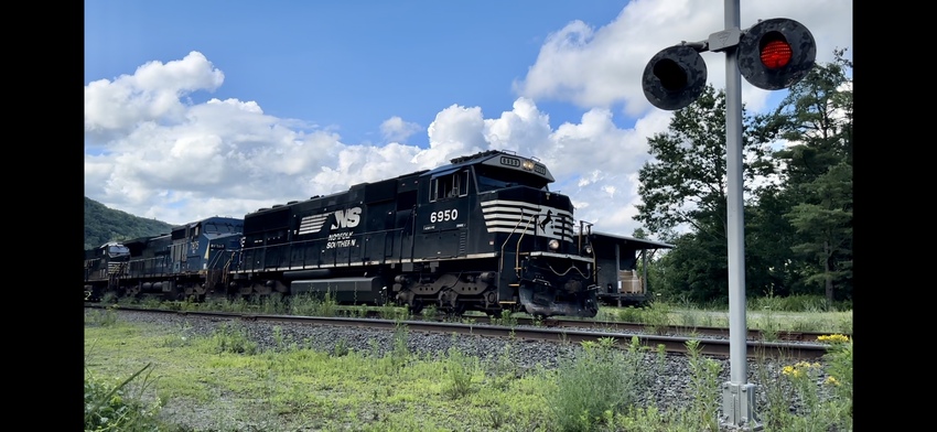 NS 6950: The NERAIL New England Railroad Photo Archive