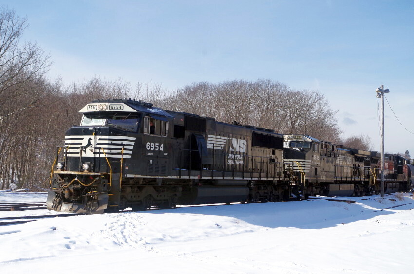 Norfolk Southern @ Gardner, Ma.: The NERAIL New England Railroad Photo Archive
