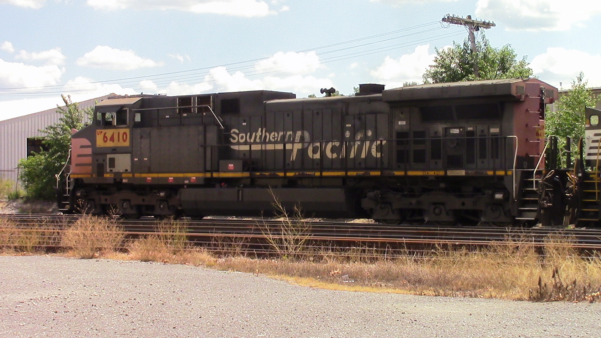 28N with a rare visitor: The NERAIL New England Railroad Photo Archive