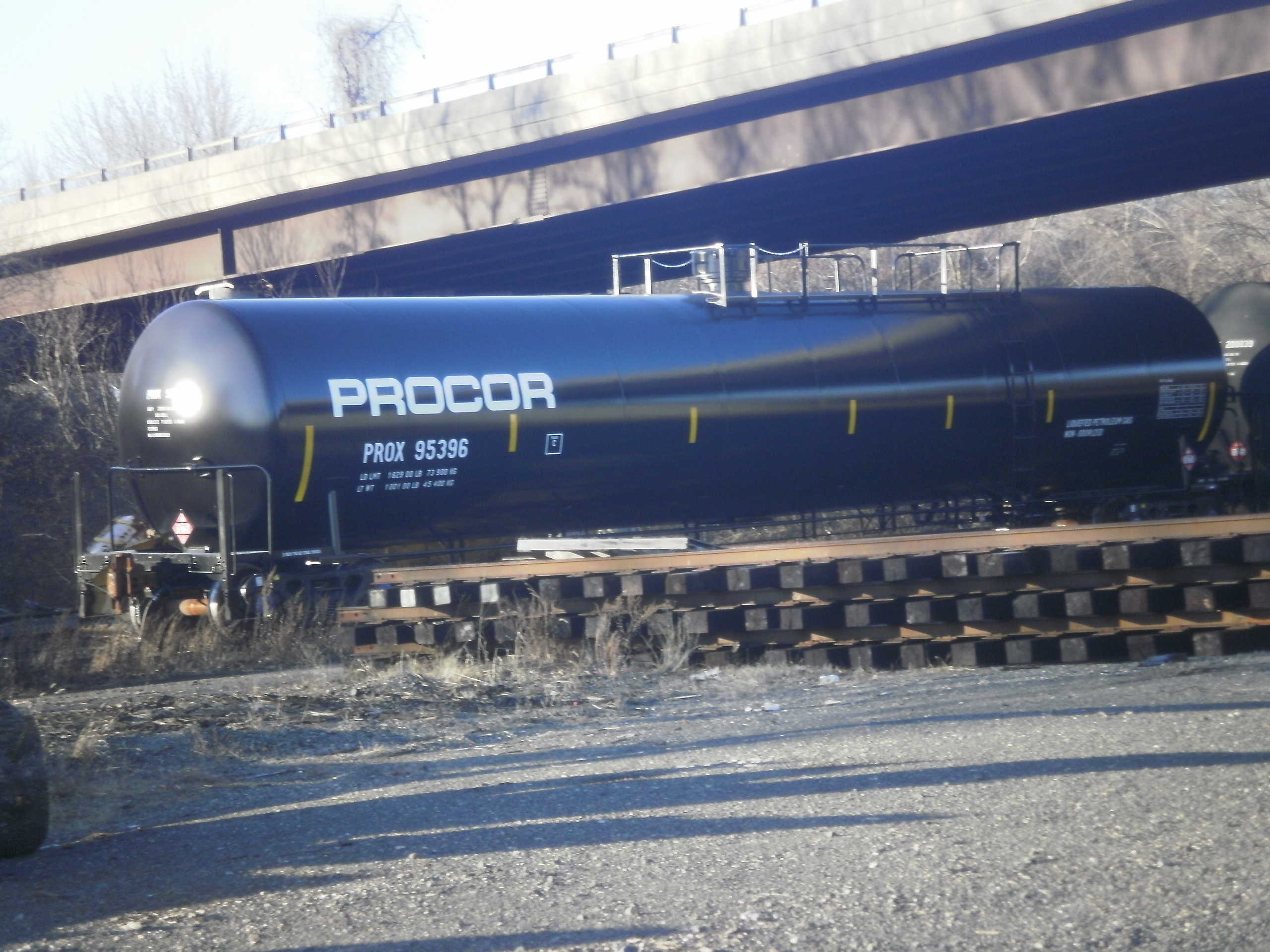 clean propane tanker: The NERAIL New England Railroad Photo Archive