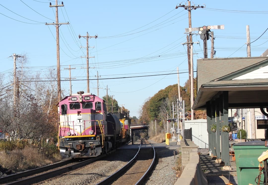 MBTA wash train: The NERAIL New England Railroad Photo Archive