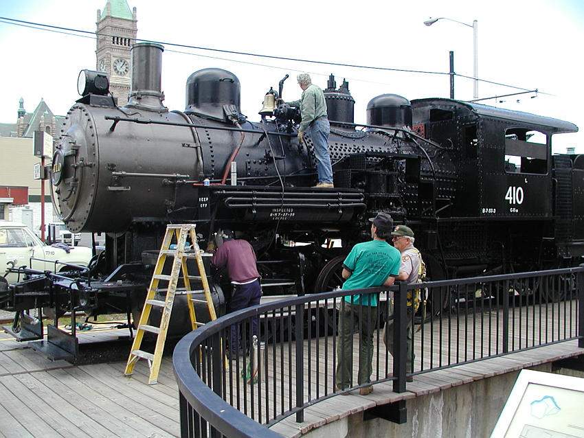 B&M 410 at Lowell: The NERAIL New England Railroad Photo Archive
