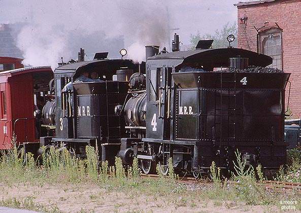 ...and back to the platform.: The NERAIL New England Railroad Photo Archive