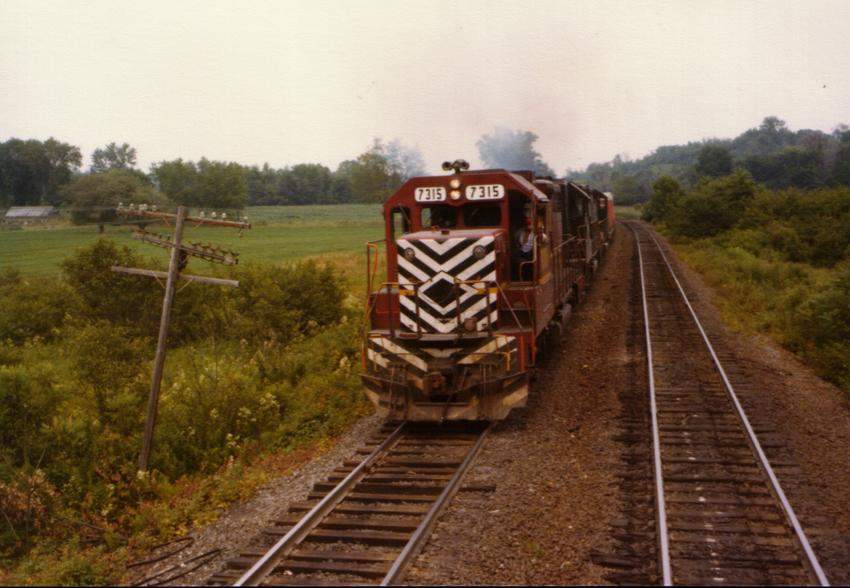 B&M track joint with the D&H at Crescent, NY.: The NERAIL New England ...