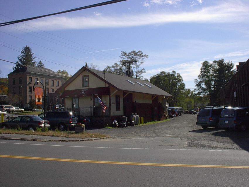 New Haven Station, Collinsville, CT: The NERAIL New England Railroad ...