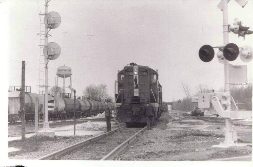 B&M #1745 waiting at Rotterdam Junction, New York.: The NERAIL New ...