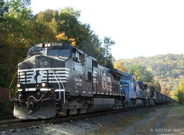Loaded Bow coal through Shelburne Falls Trolley Museum: The NERAIL New ...