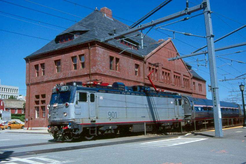 Amtrak Train #93 Arriving at New London: The NERAIL New England ...