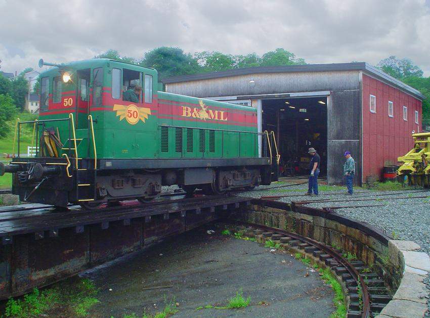 BML #50 rolls into the enginhouse at Belfast: The NERAIL New England ...