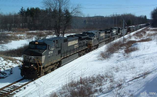 NS 9716 at Bow, NH.: The NERAIL New England Railroad Photo Archive