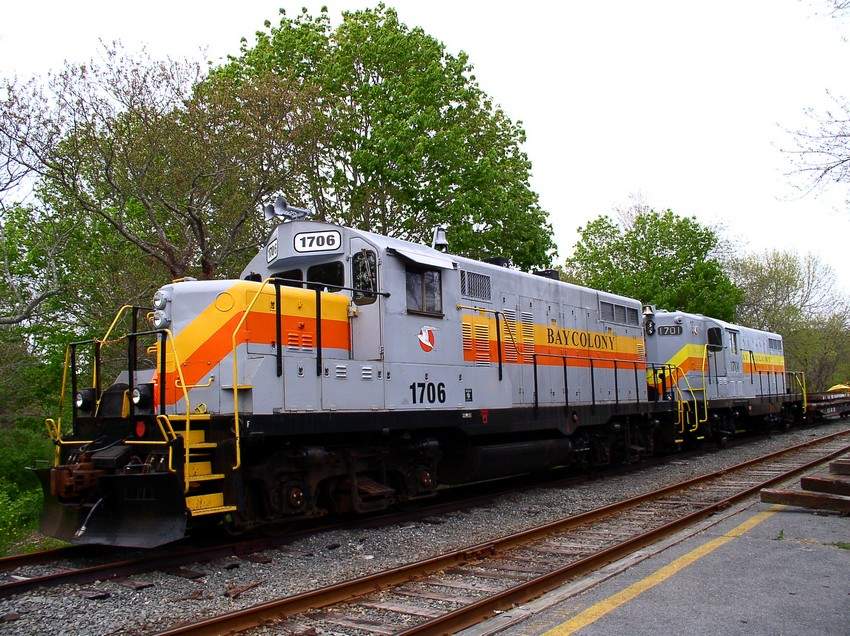 Bay Colony 1706 and 1701 at West Barnstable: The NERAIL New England ...