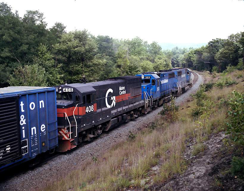 At Montague curve (2): The NERAIL New England Railroad Photo Archive