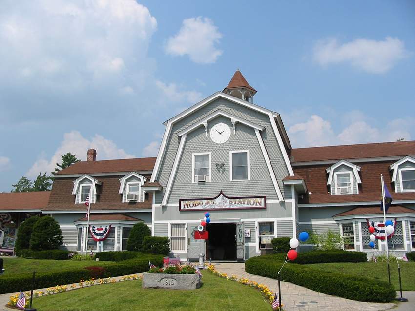 Flying Yankee: The NERAIL New England Railroad Photo Archive