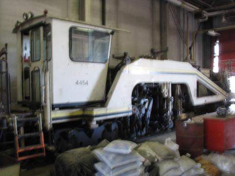 MBTA Red Line Tamper Car 04454.: The NERAIL New England Railroad Photo ...
