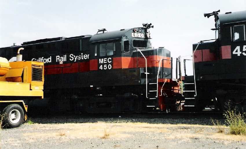 MEC C-424m #450 stored at East Deerfield: The NERAIL New England ...